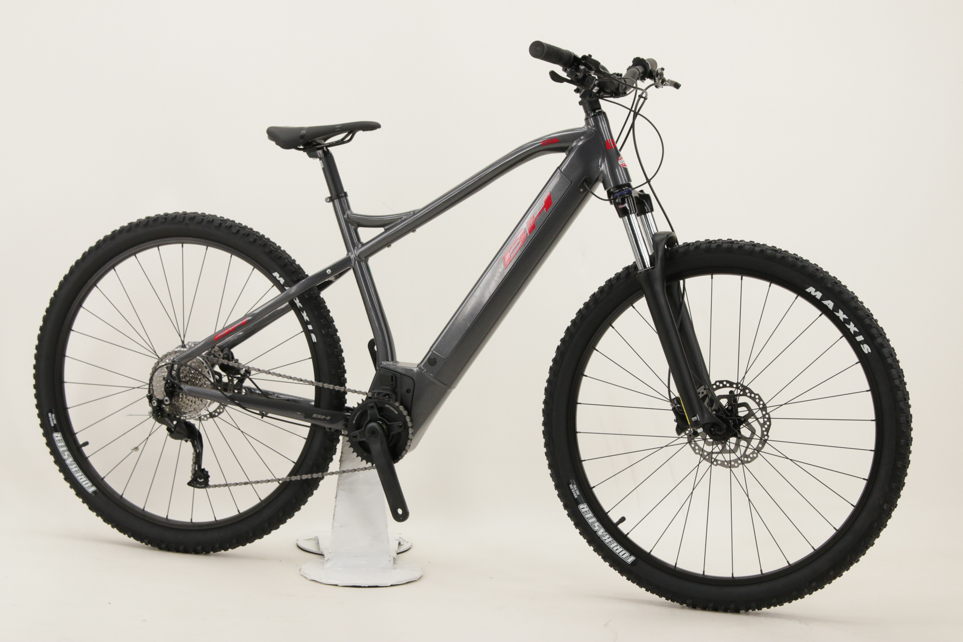 BH ATOM 29 Hadtail MTBt-E-Bike 9-Gang Alivio, 500Wh , Mittelmotor