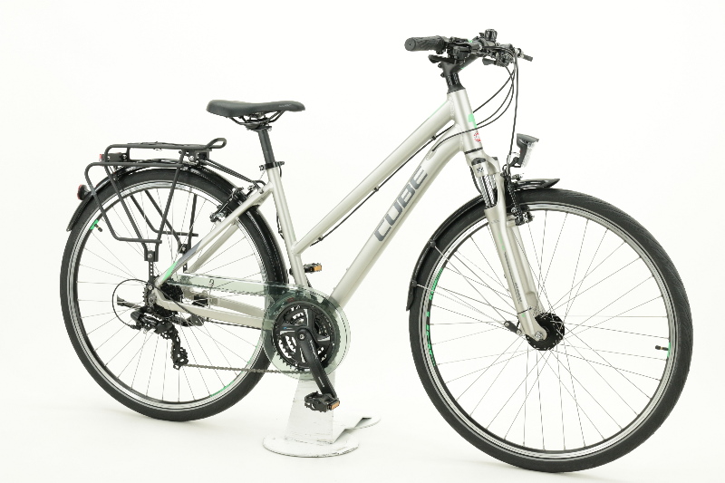 Cube Touring 28 Zoll Damenfahrrad 24 Gang Kettenschaltung