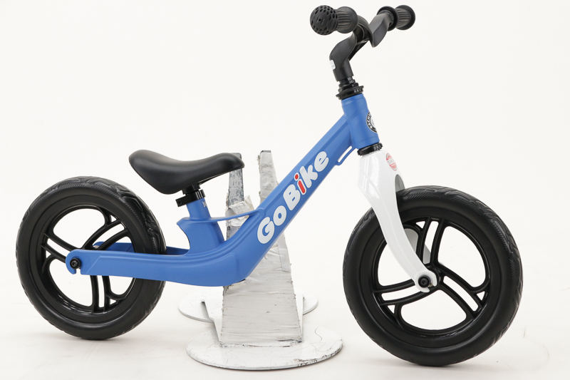 GoBike 12 Zoll Lauflernrad matt-blau/weis (303447)